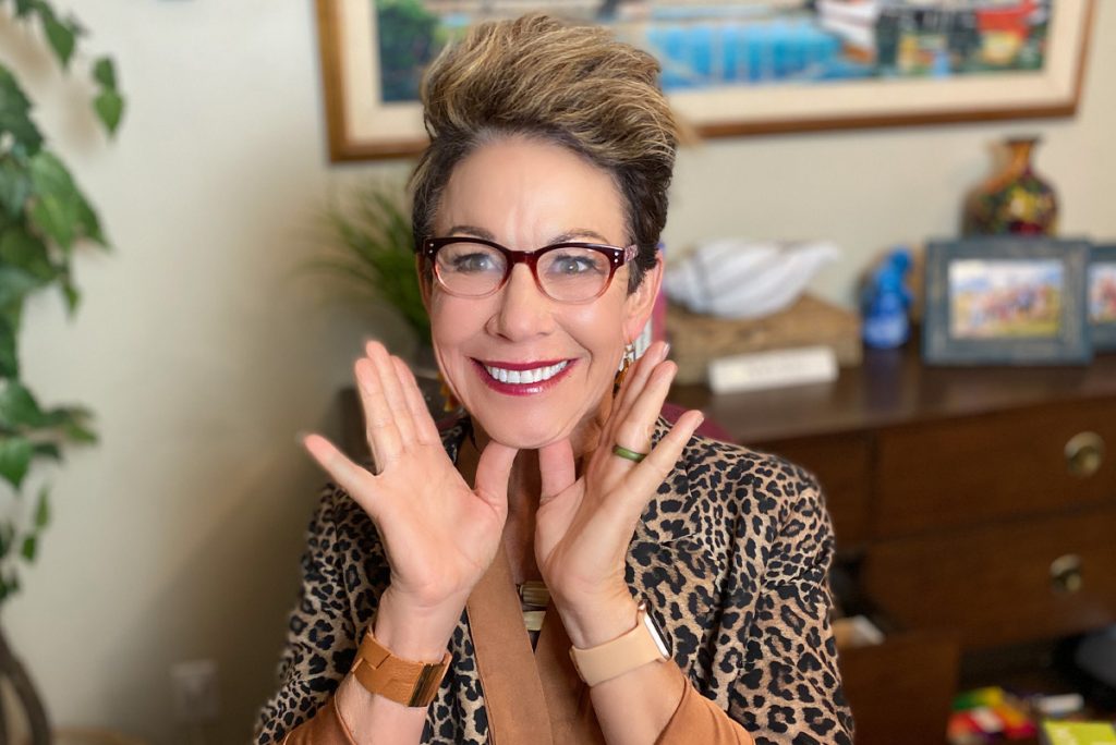 Facial Profiling: The Bold, Striking Type 4 Woman